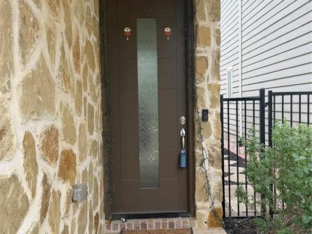 1037 Drew Lane