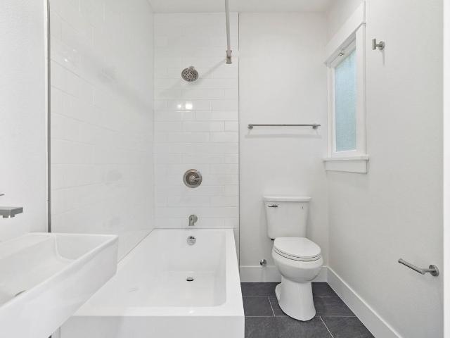 1037 E 1st Street 1 Bedroom Apartment for Rent at 1037 E 1st St, Long Beach, CA 90802 Bixby Park