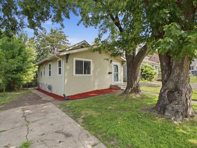 1037 Gould Avenue NE