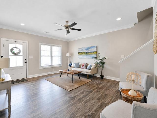 1037 Graystone Lane