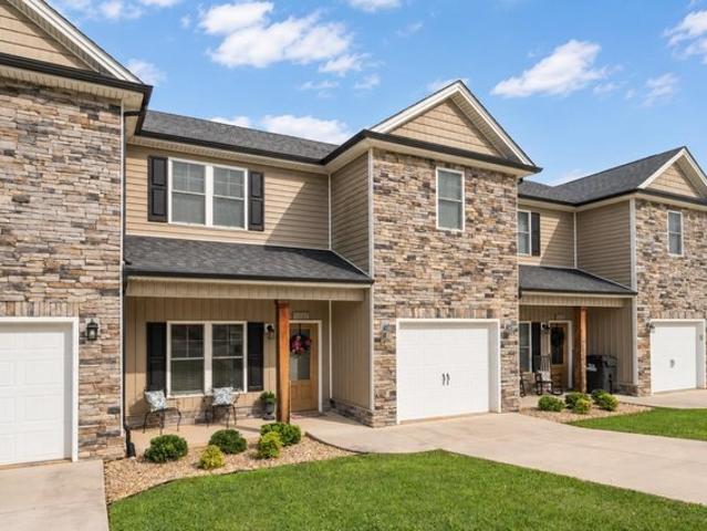 1037 Graystone Ln, Forest, VA 24551