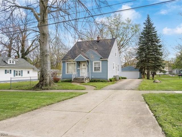 1037 Hardesty Blvd, Akron, OH 44320