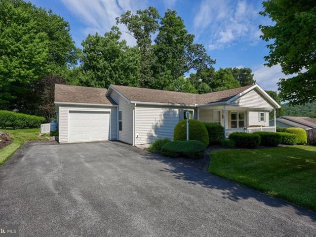 1037 Hemlock Cir, Manheim, PA 17545