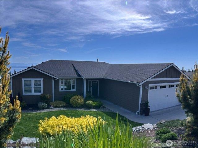 1037 Lightning Way, Camano Island, WA 98282
