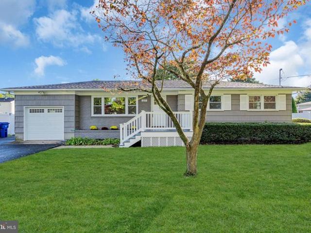 1037 Savannah St, Toms River, NJ 08753