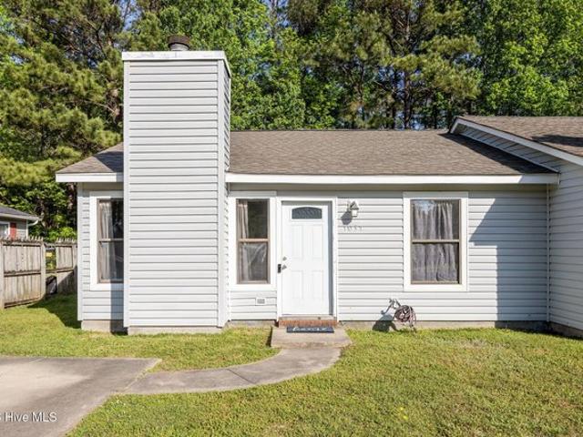 1037 Spring Villa Dr, Jacksonville, NC 28540