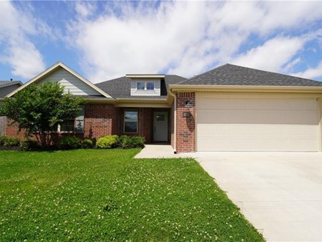 1037 Trailwood St, Tontitown, AR 72762