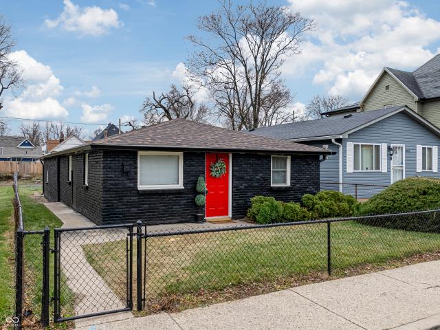 1037 W 30th Street
