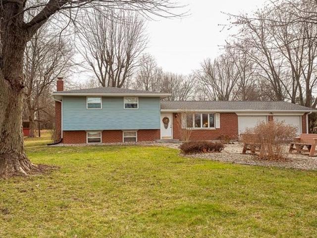 1037 W Main St, Greenwood, IN 46142