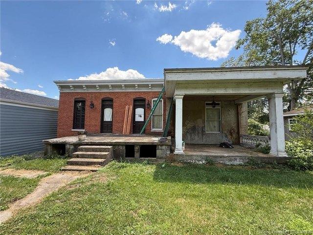 1037 W Main St, Madison, IN 47250