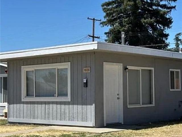 1037 W Santa Fe Ave, Merced, CA 95340