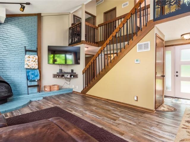 10383 Twin Oaks Drive