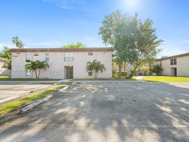 10383 N Kendall Dr #N6, Miami, FL 33176