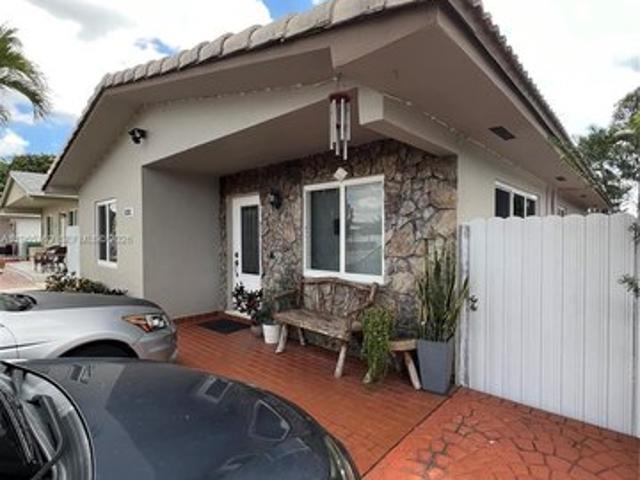 10382 SW 25th St, Miami, FL 33165