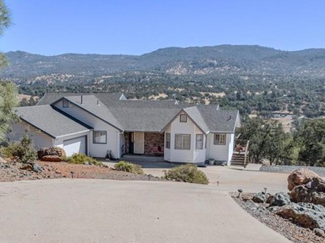 10386 Enramada Dr, La Grange, CA 95329