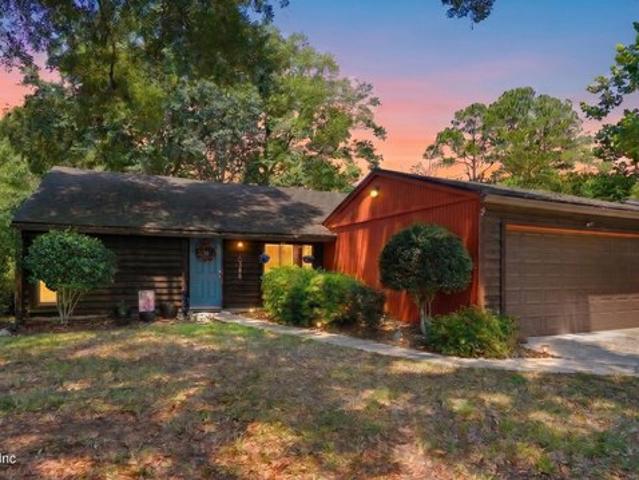 10388 Arrow Lakes Dr E, Jacksonville, FL 32257