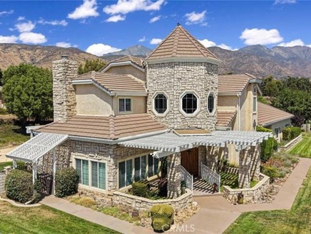 10389 Walnut Grove Ct, Yucaipa, CA 92399