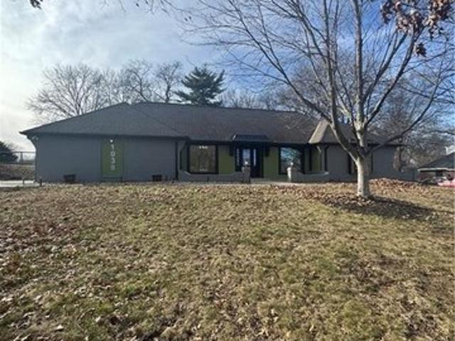 1038 N Woodland Ct, Kansas City, MO 64118