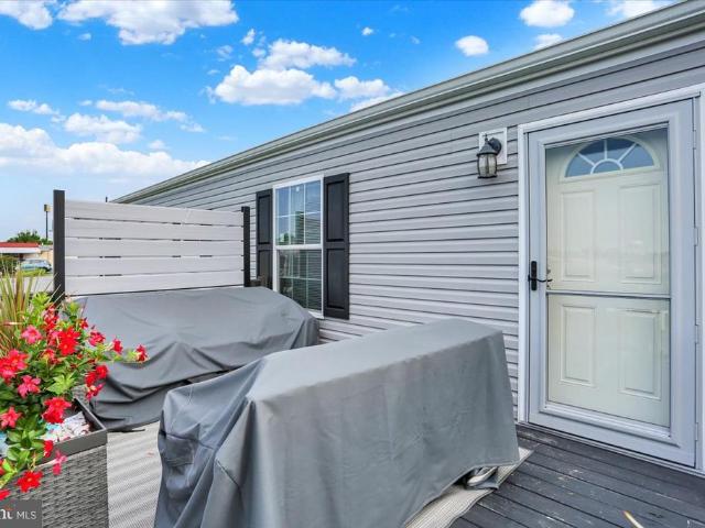 1038 Barberry Avenue