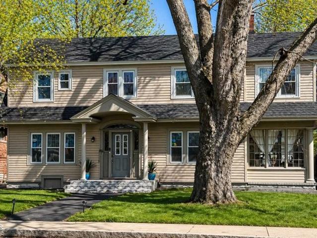 1038 Brierwood Blvd, Schenectady, NY 12308