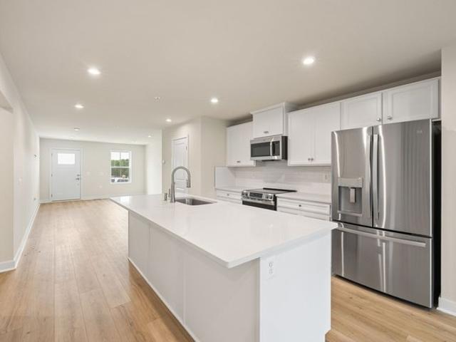 1038 Coconut Ln, Fredericksburg, VA 22406