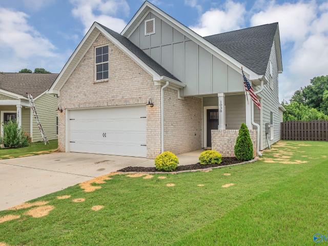 1038 Highgrove Heights NW