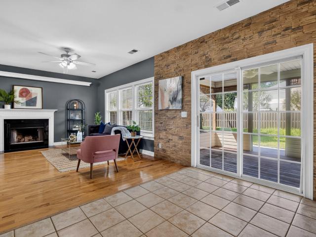 1038 Sterling Lane
