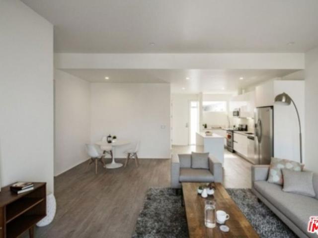 1038 S Mariposa Avenue 305