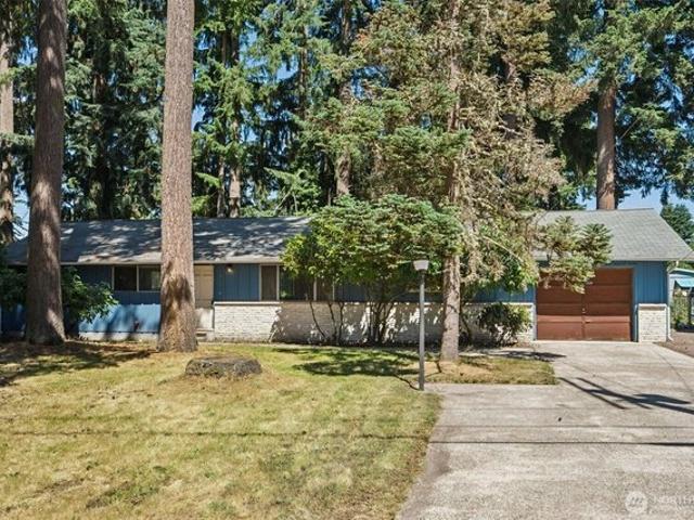 1038 Skyridge St SE, Lacey, WA 98503
