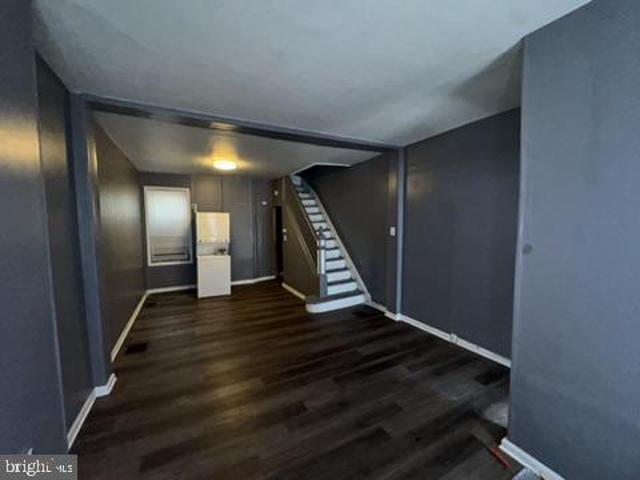 1038 W Monmouth Street