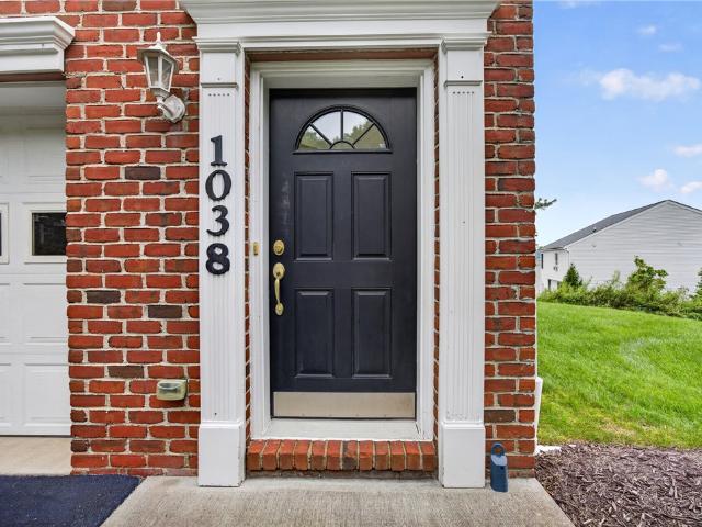 1038 Woodlawn Dr
