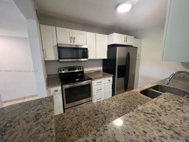 10393 Kendall Dr N #U6, Miami, FL 33176