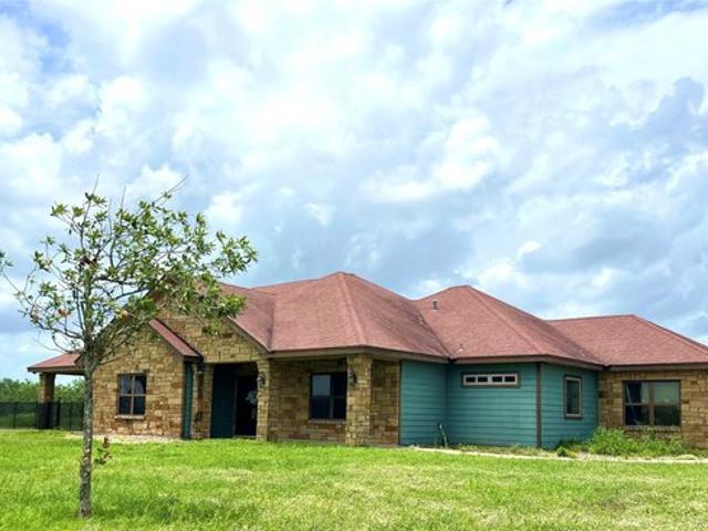 10391 Highway 359 Apt B, Orange Grove, TX 78372