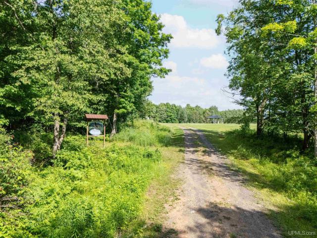 10399 E Porcupine Lake Road