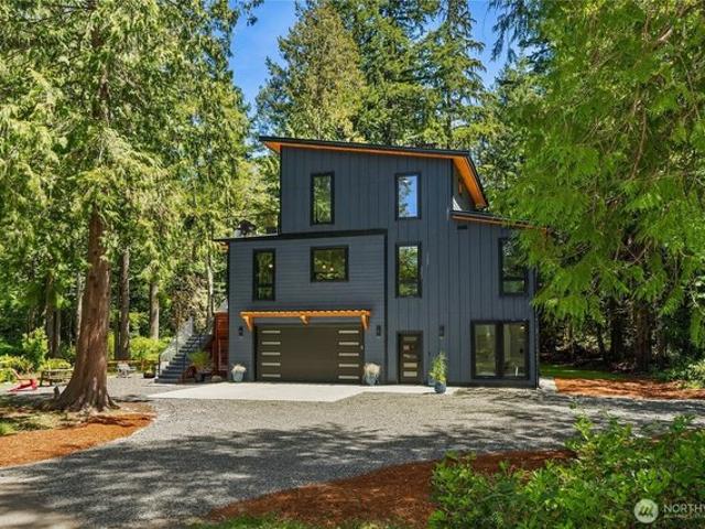 10399 NE Pine Way, Bainbridge Island, WA 98110