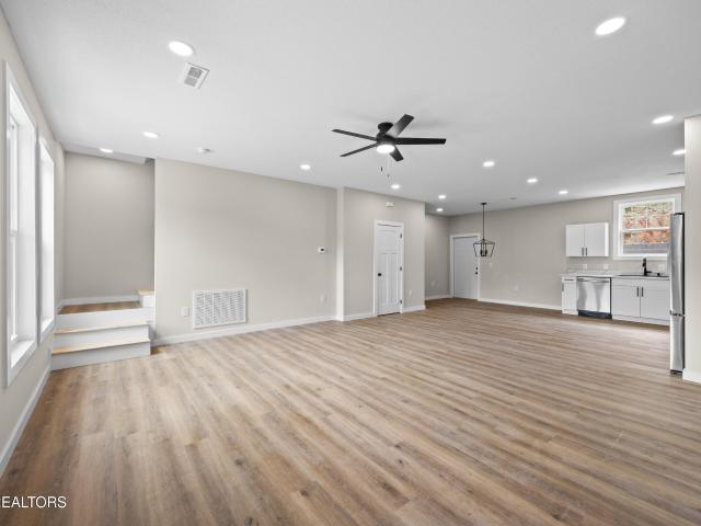 1039 N Gay St
