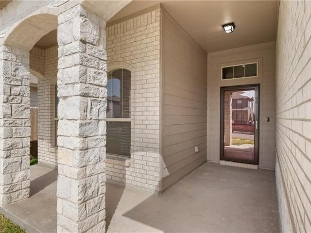 1039 Ocean Breeze Street