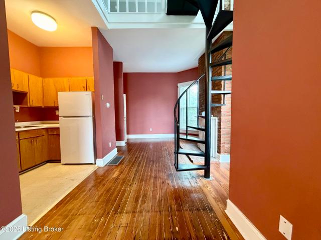 1039 E Breckinridge St 1