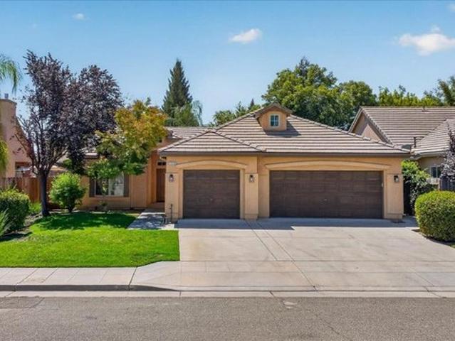 1039 E Hogan Ave, Fresno, CA 93730