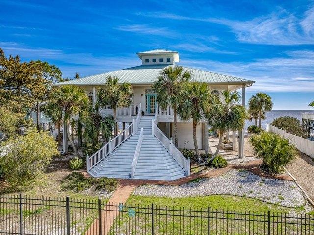 1039 Gulf Shore Blvd, Alligator Point, FL 32346