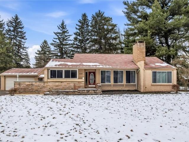 1039 Glamorgan St, Alliance, OH 44601