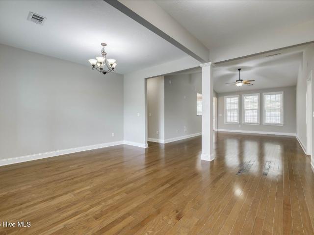 1039 Lancaster Way