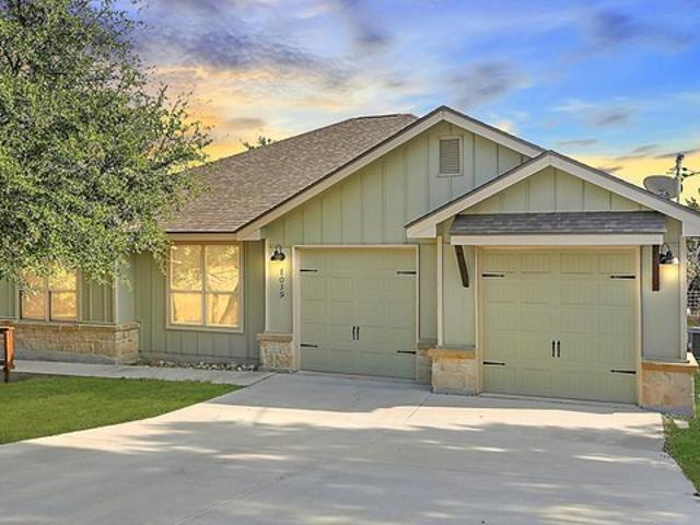 1039 Primrose Path, Canyon Lake, TX 78133