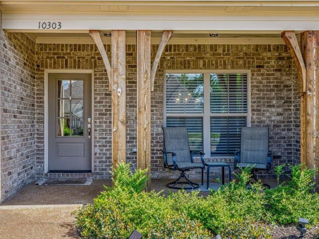 10303 gray heron ln
