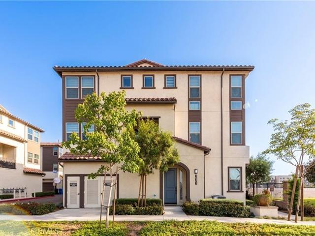 10301 Triple Crown Ln, Cypress, CA 90720