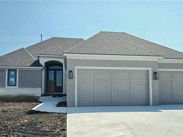 10301 W 151st Pl, Overland Park, KS 66221