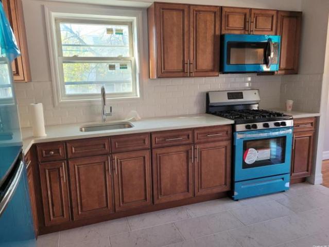 10302 93Rd St 1, Ozone Park, NY