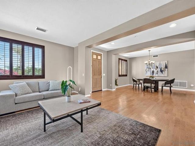 10304 Chase Creek Ln, Lakeside, CA 92040