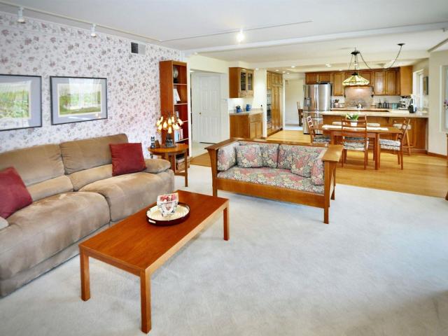 10304 Spruce Grove Ave, San Diego, CA