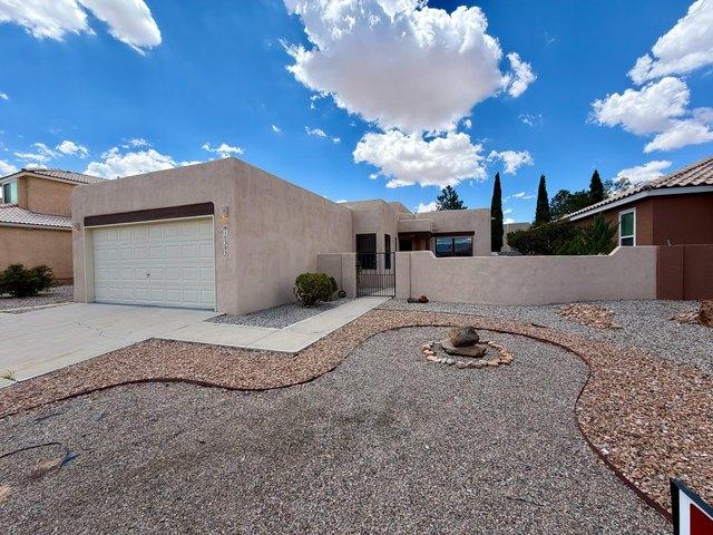 10305 Arroyo Crest Dr NW, Albuquerque, NM 87114
